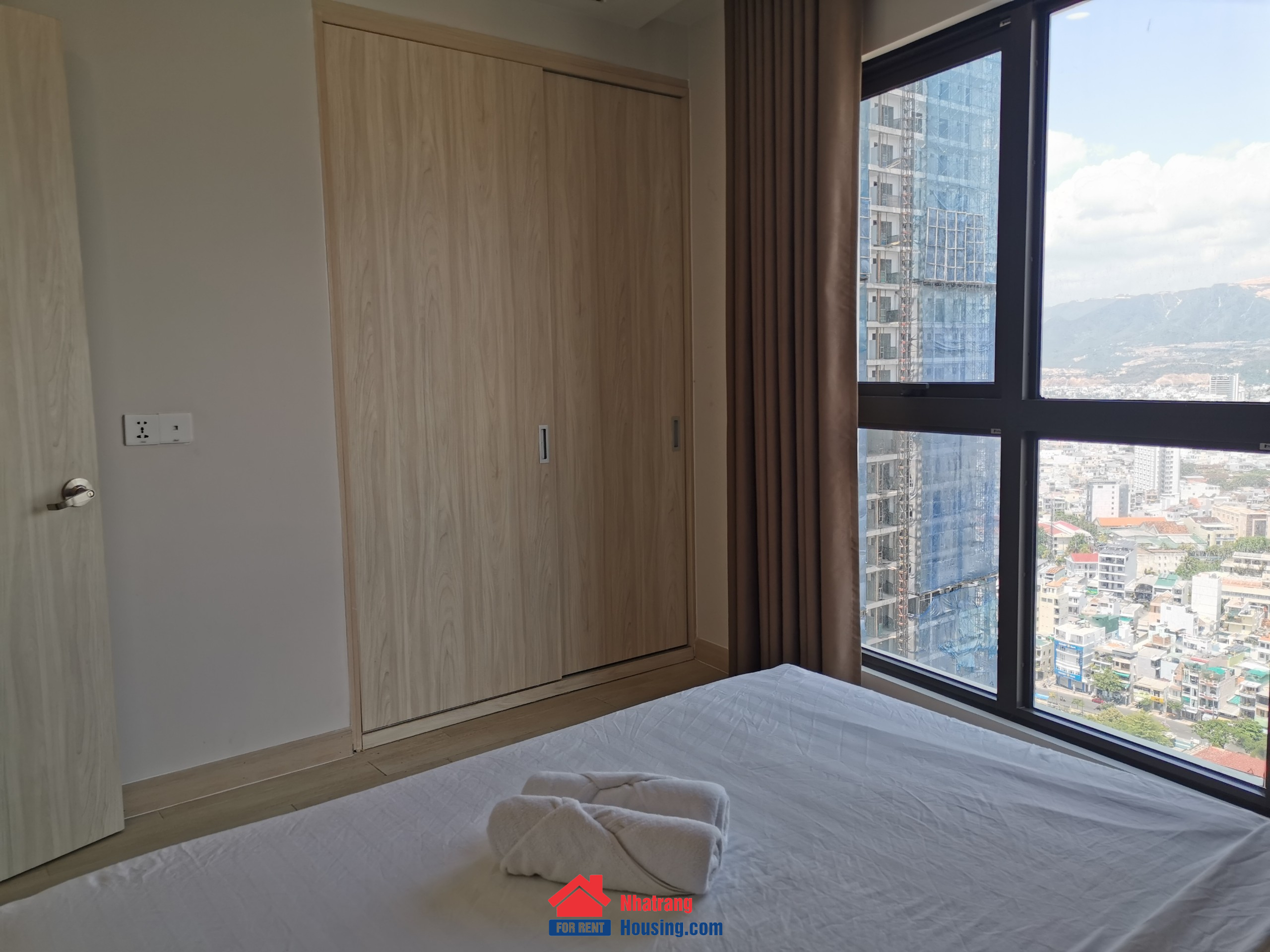 Gold Coast for rent | Two bedrooms apartment | 18 million
