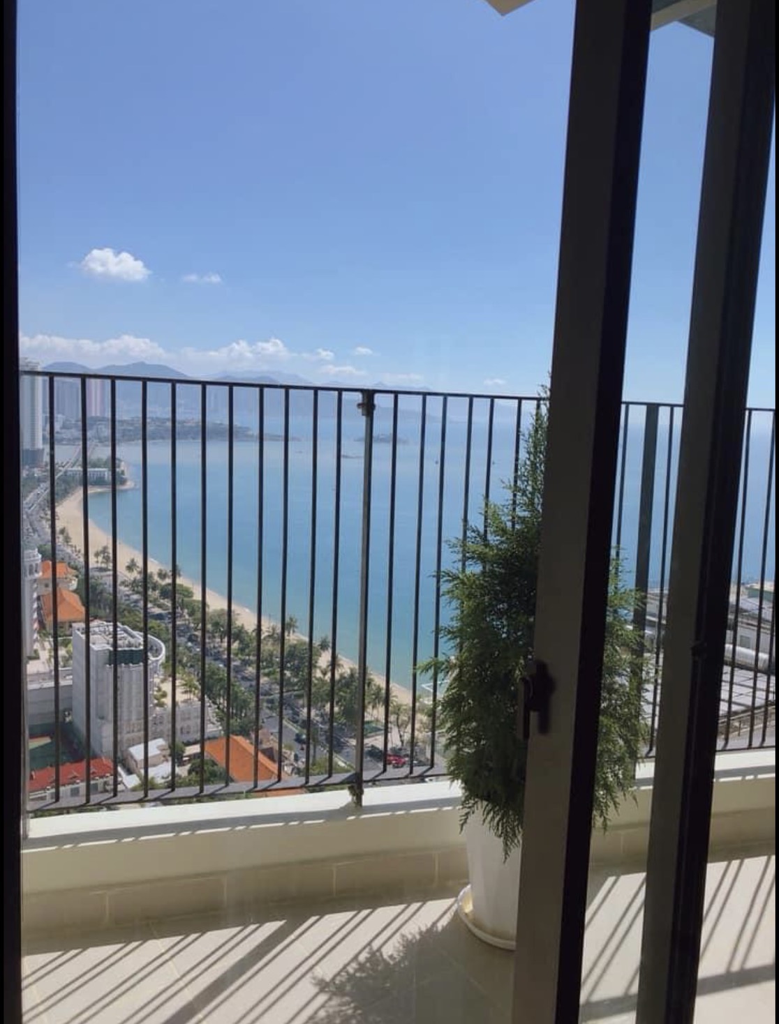 Gold Coast for rent | Two bedrooms apartment, Seaview | 17 million