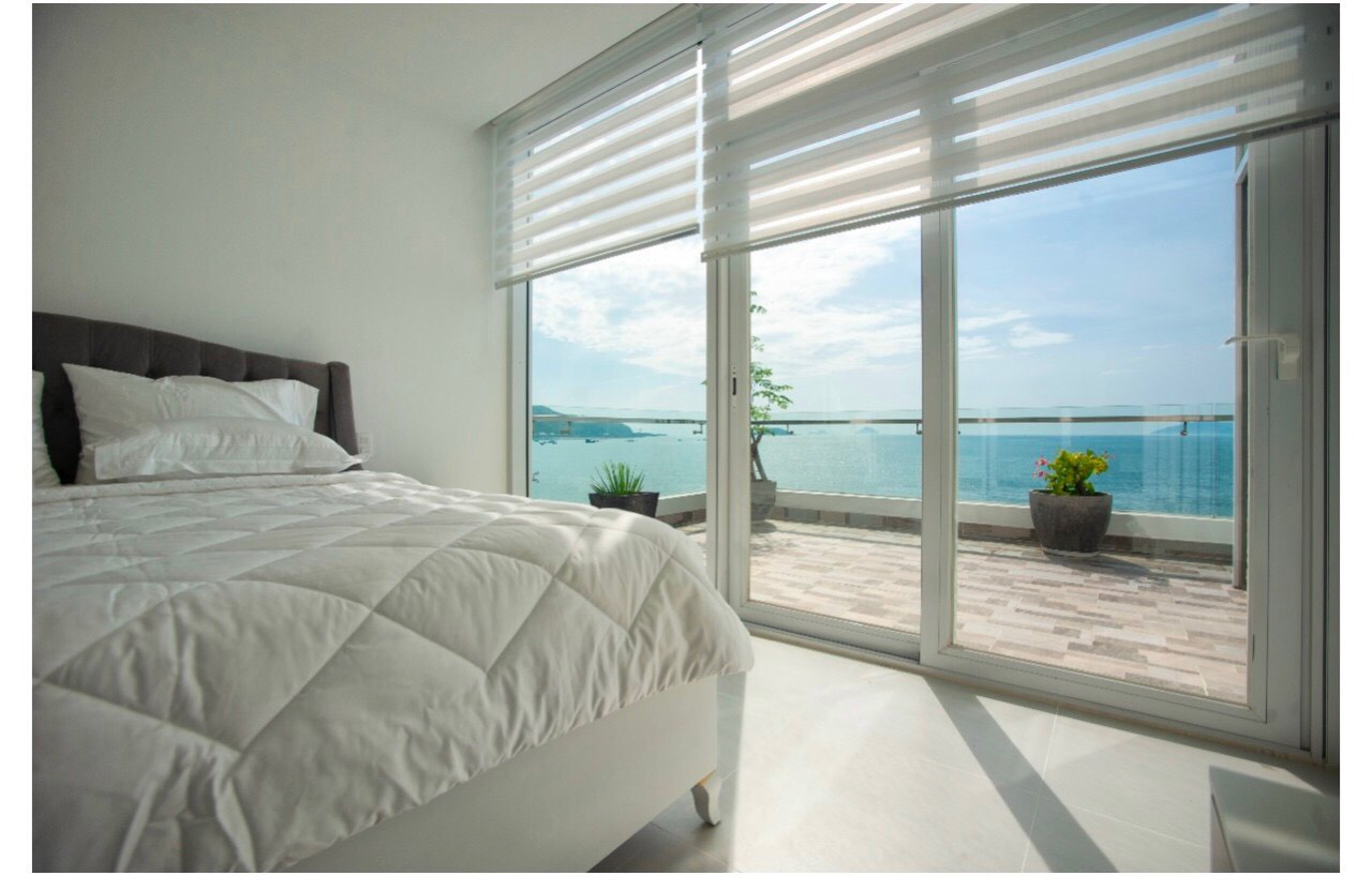 Luxury villa for rent with swimming pool, front view of the sea, north ...